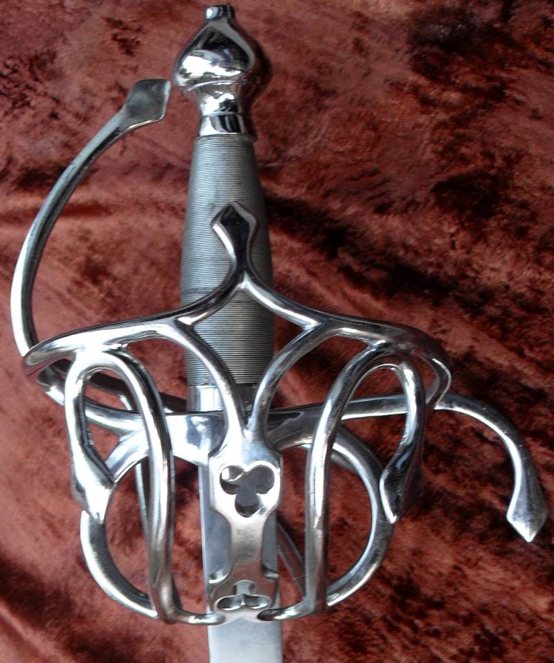 Crown Basket Rapier – Esford Armoury